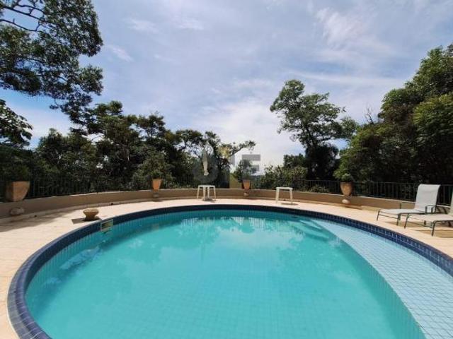 Casa com 10 dormitórios, sendo 5 suíte para venda Embu das Artes/SP