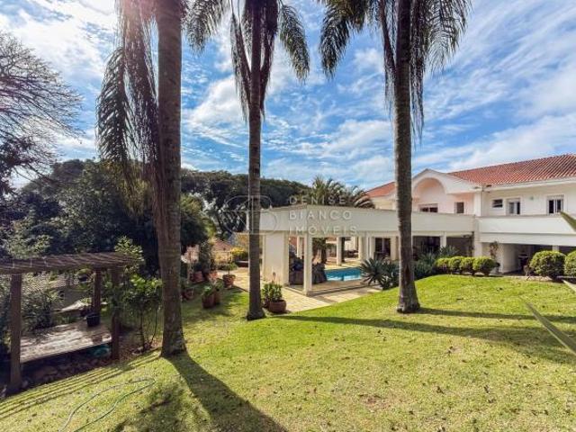 Casa com 1150m2, 4 quartos, Seminário com amplo te