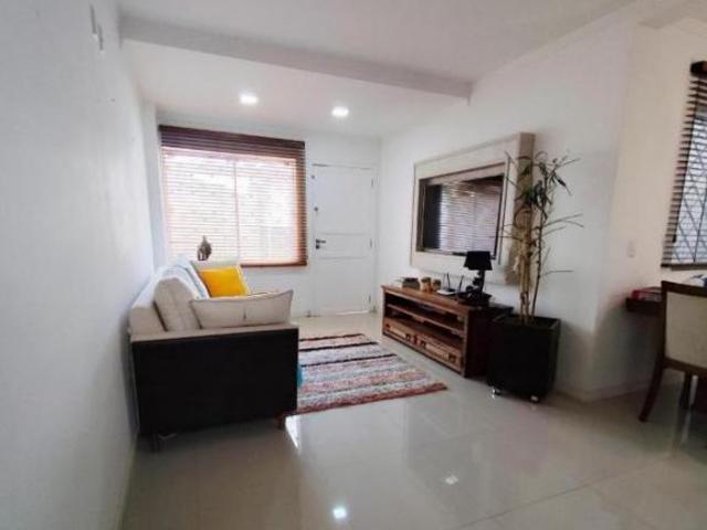 Casa com 115 m² e 3 quartos à venda em Jardim das Flores