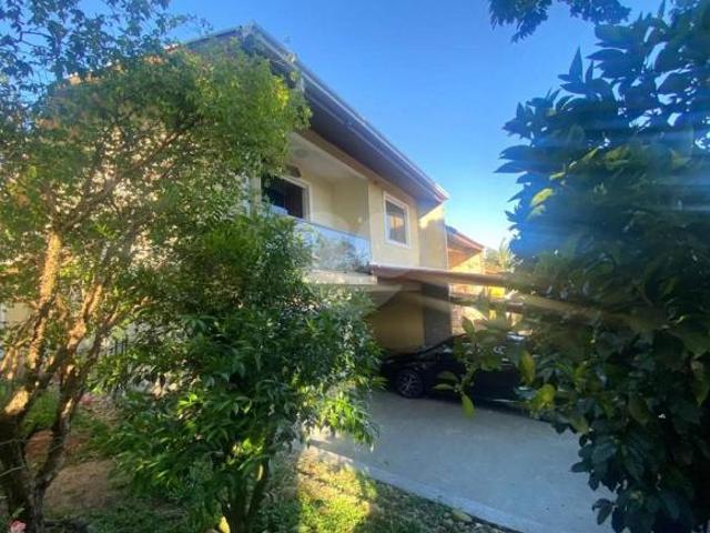 Casa com 118 m² e 3 quartos à venda em Santa Cândida