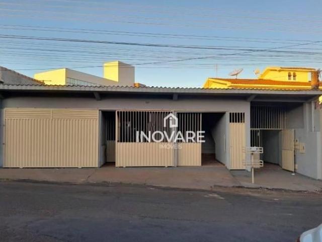 Casa com 11 dormitórios à venda, 418 m² por R$ 780.000,00 Setor Central Itumbiara/GO
