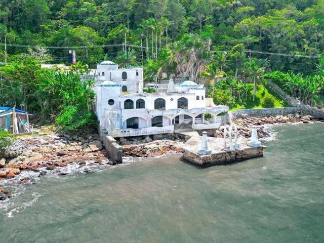 Casa com 11 dormitórios à venda, 700 m² por R$ 18.000.000,00 Centro Guaratuba/PR