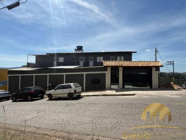 Casa com 11 Kitnets à Venda em Terra Preta | Excelente para Renda