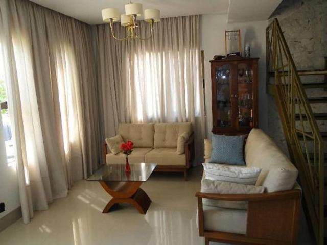 Casa com 120 m² e 3 quartos à venda no Centro