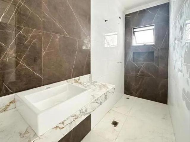 Casa com 120 m² em venda em Vila Galvão
