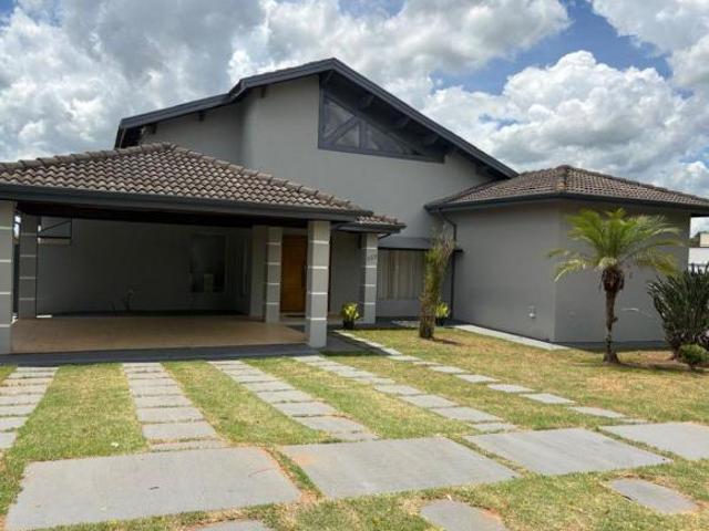 Casa com 1240 m² e 3 quartos à venda e aluguel em Boituva