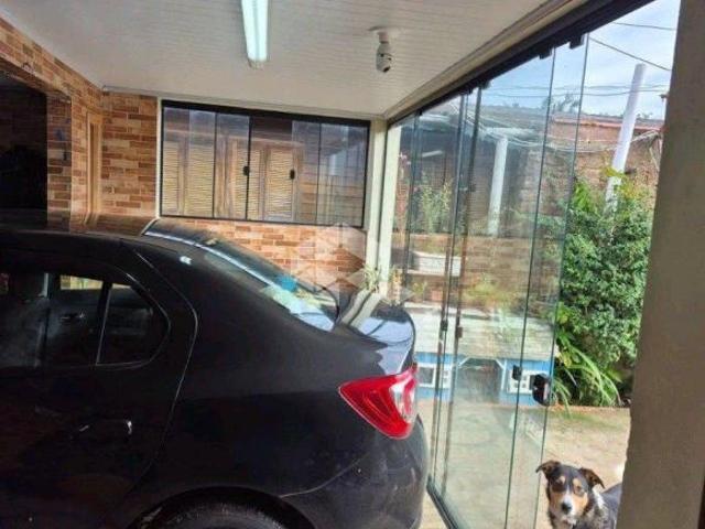 Casa com 124m2 privativos, 3 dormitórios, 2 banheiros e 2 vagas de garagem!