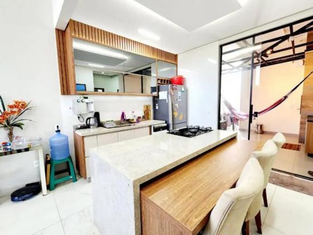 Casa com 125 m² e 3 quartos à venda em Jardim das Flores