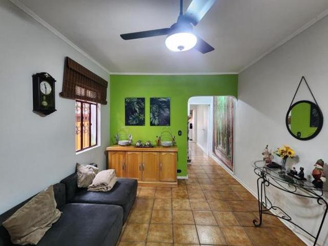 Casa com 125 m² e 3 quartos à venda em Jardim Esmeralda