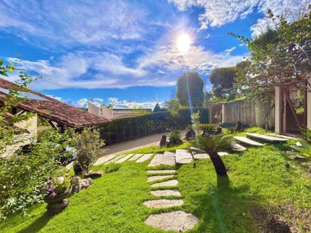 Casa com 1280 m² e 5 quartos à venda, Condomínio Amendoeiras