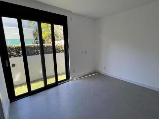 Casa com 129 m² e 3 quartos à venda no Centro