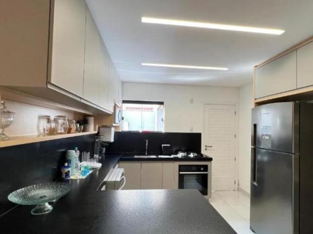 Casa com 135 m² e 3 quartos à venda em Vila Guilhermina