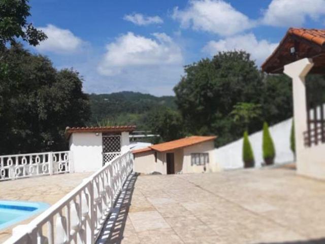 Casa com 1375 m² e 4 quartos à venda em Mairiporã