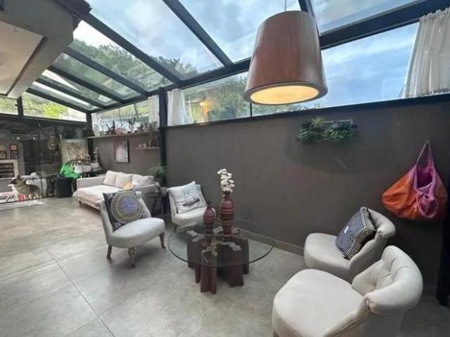 Casa com 138 m² e 3 quartos à venda em Parque Continental