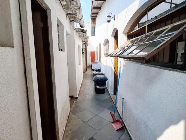 Casa com 17 kitnets | Renda R$ 13 mil/mês | Butantã