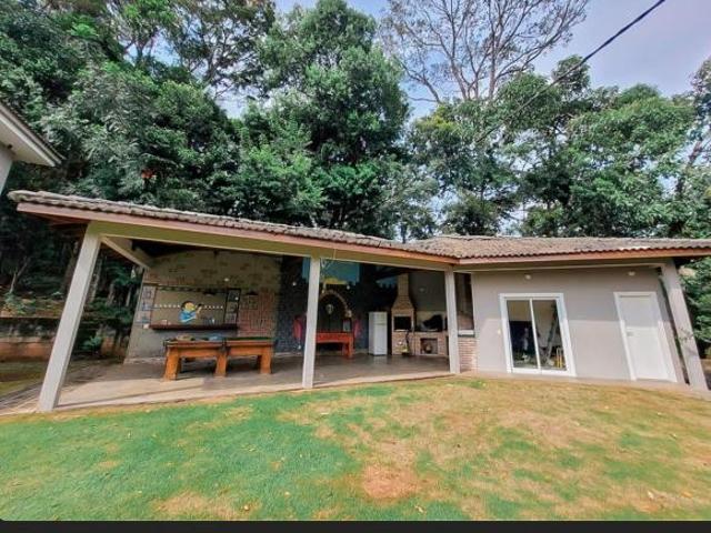 Casa com 1400m2 de terreno, 400m2 e 3 suítes na Serra da Cantareira, São Paulo