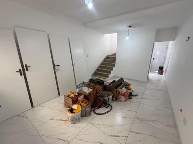 Casa com 140 m² e 2 quartos à venda em Vila Gomes