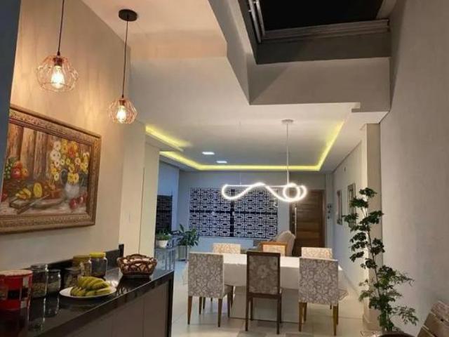 Casa com 140 m² e 3 quartos à venda no Centro de Carapicuíba