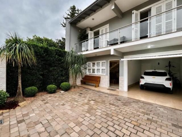 CASA COM 140m² NO CENTRO DE ESTÂNCIA VELHA