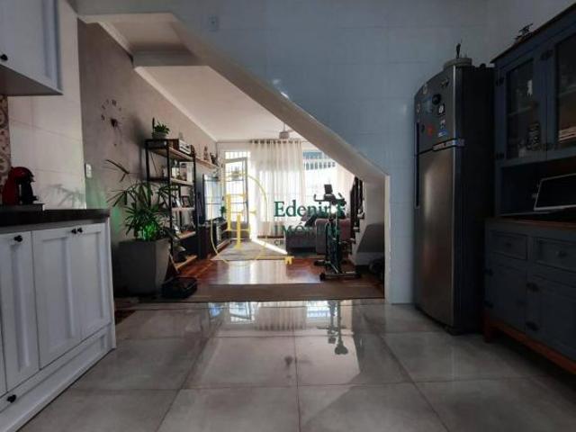 Casa com 142m², 2 Dormitórios, Quintal e 3 Vagas Cobertas
