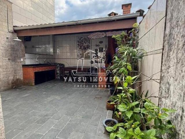 Espaçosa Casa Geminada à Venda em Itapoã Mongaguá 2 Quartos e 2 Vagas