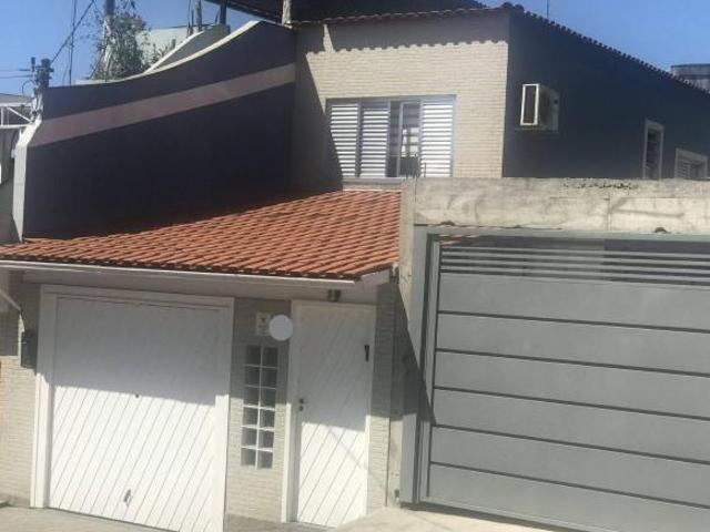 CASA COM 150 M²/3 DORMITÓRIOS/2 VAGAS/SALÃO À VENDA NA VILA SILVIA