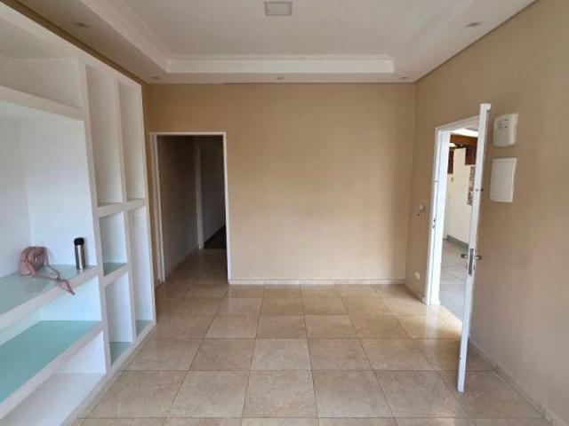 Casa com 150 m² 3 quartos à venda e aluguel em Jardim Canaã
