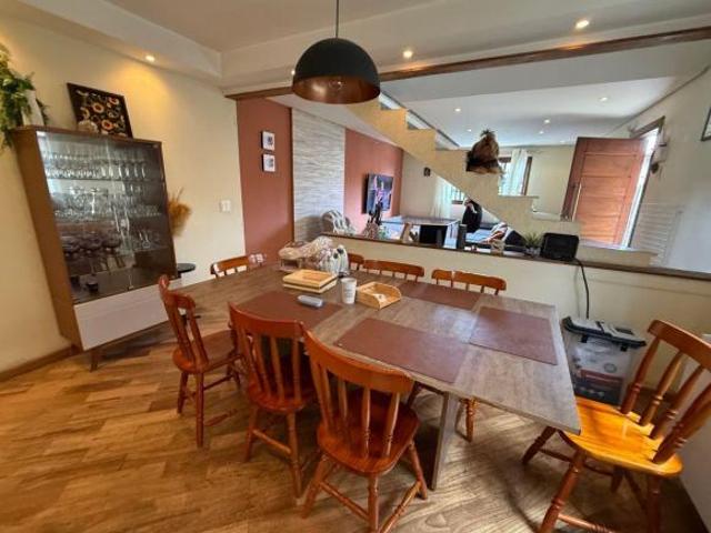 Casa com 150 m² e 3 quartos à venda no Parque Ipê