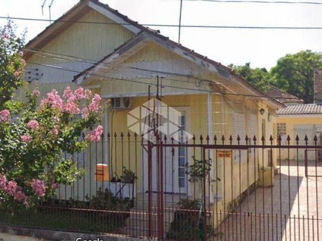 Casa com 155m², 3 Quartos, amplo terreno com 300m², no bairro Jardim Itu em Porto Alegre