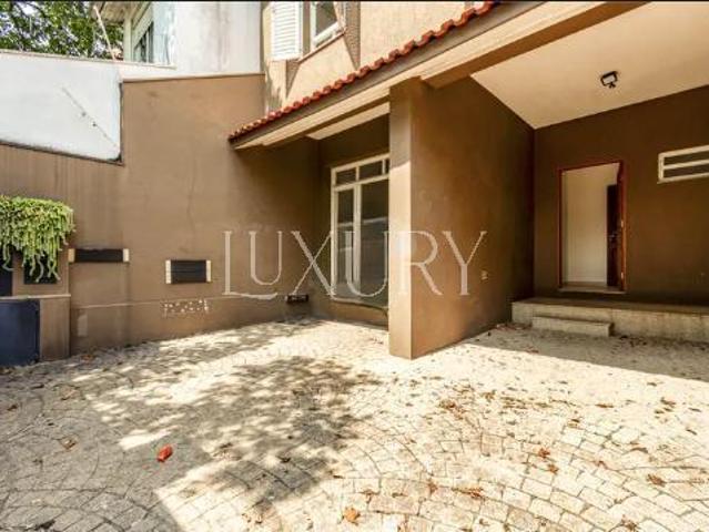 Casa com 158 m², 3 quartos sendo 1 suíte à venda no bairro Vila Nova Conceição