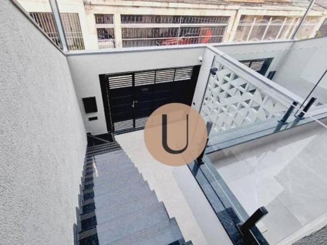 Casa com 160m2 com 3 Dormitórios c/ 3 suítes e 4 vagas