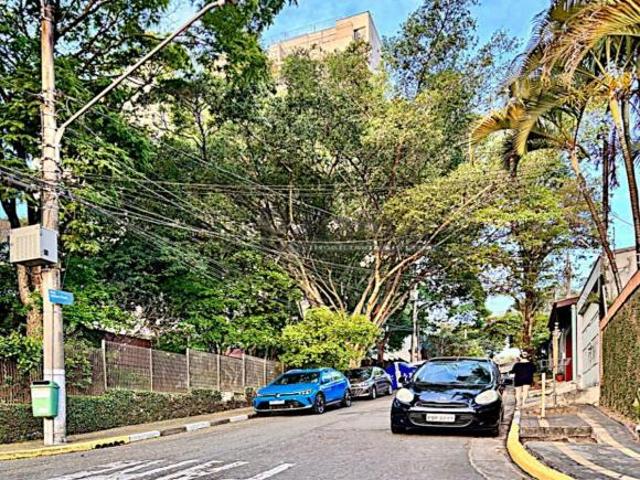 Casa com 160m² em rua fechada no Jardim Olympia