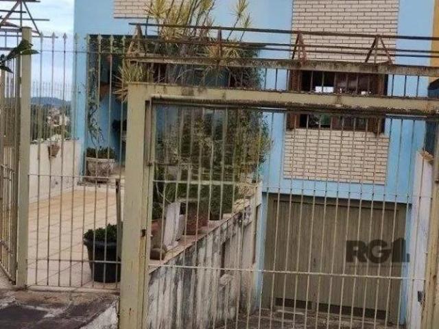 Casa com 161m² e 3 dormitórios com suíte, piscina no bairro Espírito Santo em PO