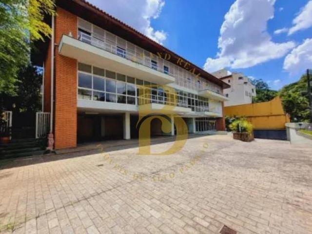 Casa com 1650 m², 6 quartos sendo 6 suítes à venda no bairro Morumbi