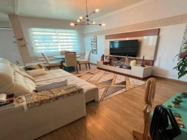 Casa com 165 m² e 3 quartos à venda em Horto Santo Antonio