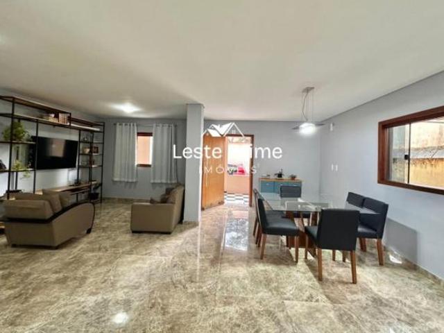 Casa com 170 m², 3 quartos e 4 vagas de garagem à Venda no Vera Cruz, BH/MG