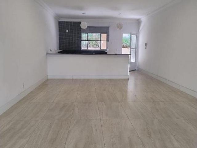 Casa com 171 m² e 3 quartos à venda em condomínio fechado na Independência