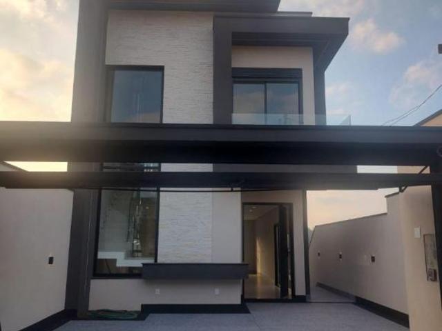 Casa com 174 m² e 4 quartos à venda em Portal dos Ipês III