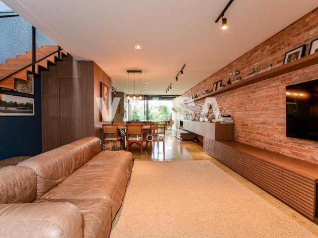 Casa com 177.5 m², 3 quartos sendo 1 suíte à venda no bairro Água Verde
