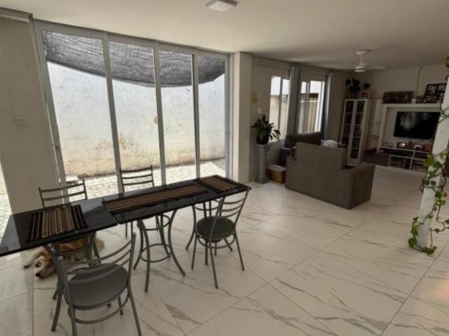 Casa com 177m², localizado no bairro Azenha em Porto Alegre/RS