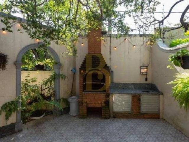 Casa com 180 m², 2 quartos sendo 2 suítes à venda no bairro Jardim Europa