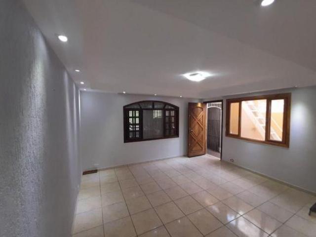 Casa com 180 m² e 3 quartos à venda em BUTANTÃ