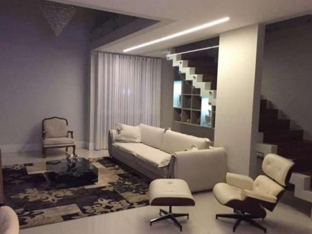 Casa com 180 m² e 3 quartos à venda em Jardim Brasilândia