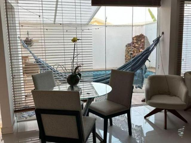 Casa com 180 m² e 3 quartos à venda em Tamboré 6