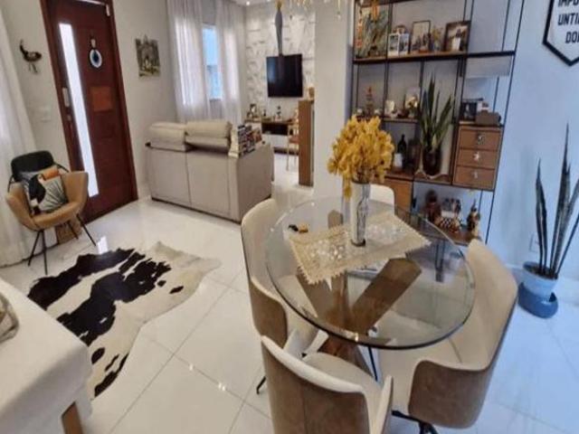 Casa com 180 m² e 3 quartos à venda em Vila Carmosina