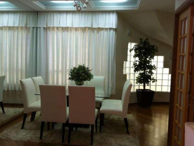 Casa com 180 m² e 3 quartos à venda em Vila Barros