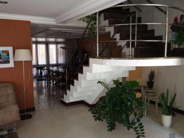 Casa com 180 m² e 3 quartos à venda em Vila Guilhermina