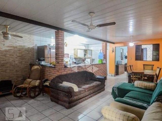 Casa com 180 m² e 4 quartos à venda no bairro Partenon