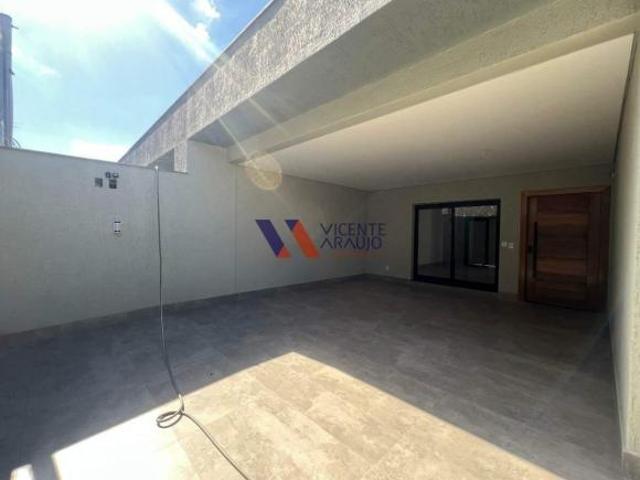 Casa com 183m²: Cozinha com Ilha, Espaço Gourmet e 4 Vagas a 5 min do Centro
