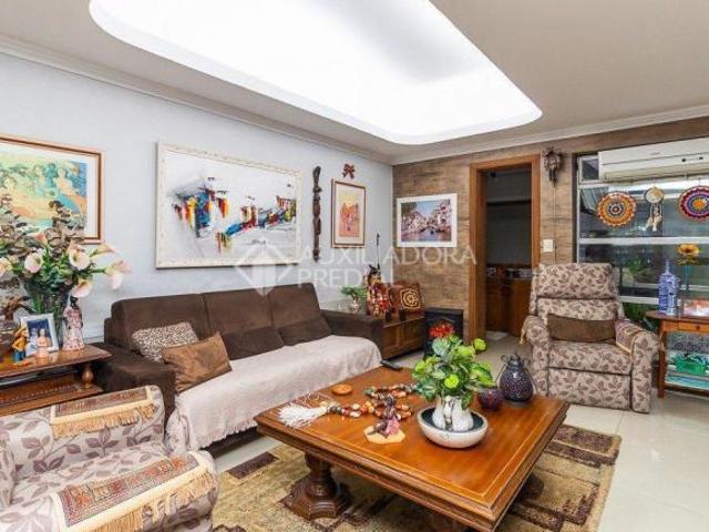 Casa com 187m, terraço e Espaço Gourmet